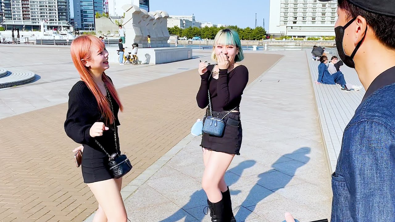 マジシャンが手相占い師のフリしたらめっちゃ逃げられたw - MAG.MOE